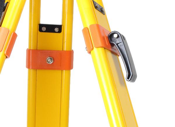 Wooden leveling tripod 150 cm